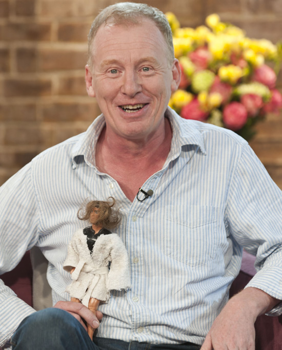 Steve Huison loses his Corrie locks