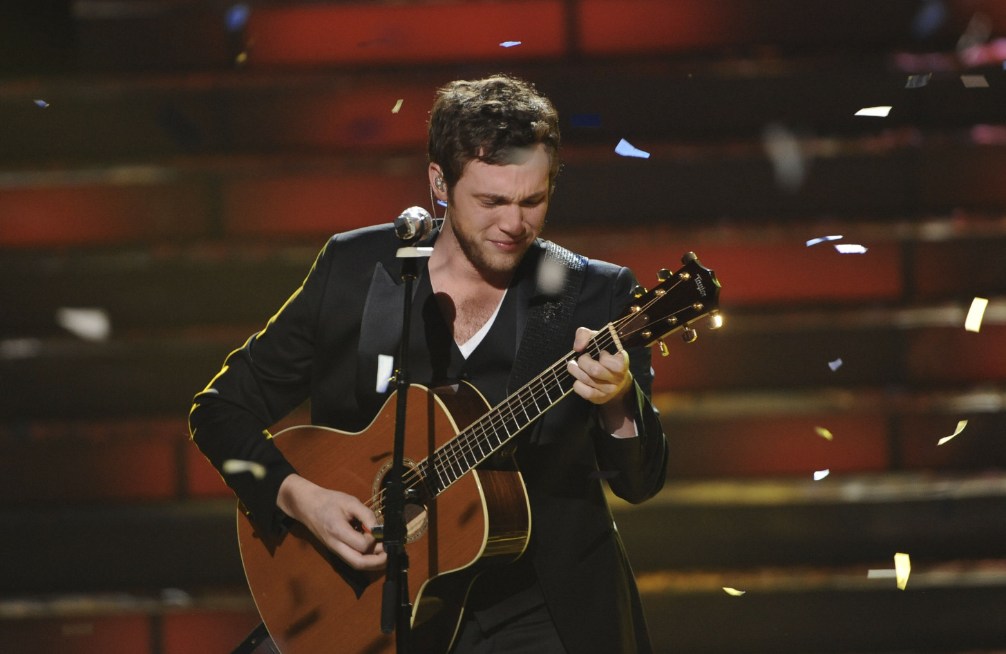 'Idol' Phillips reveals album name, date
