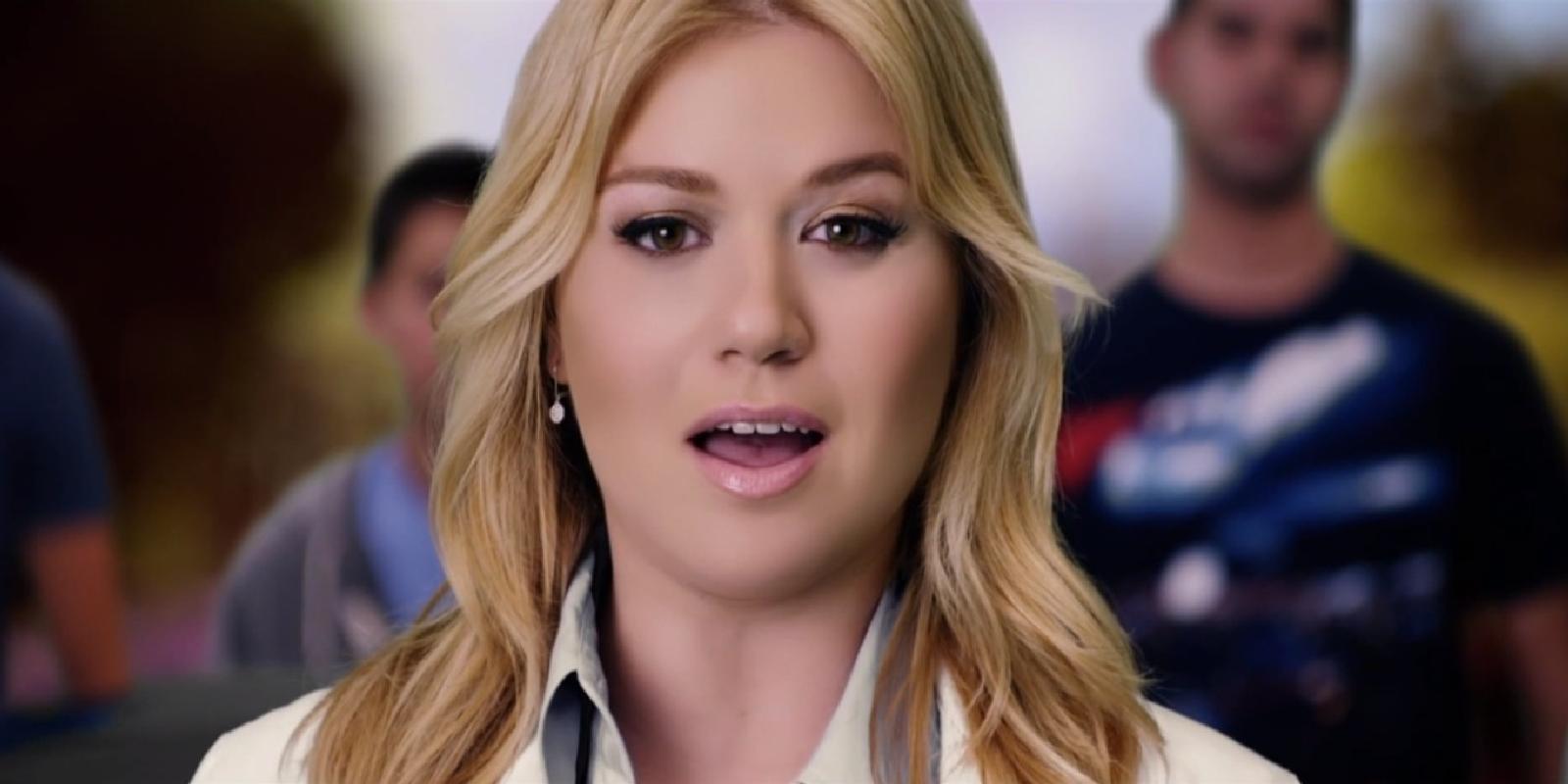 Kelly Clarkson debuts new single 'People Like Us' music video - watch