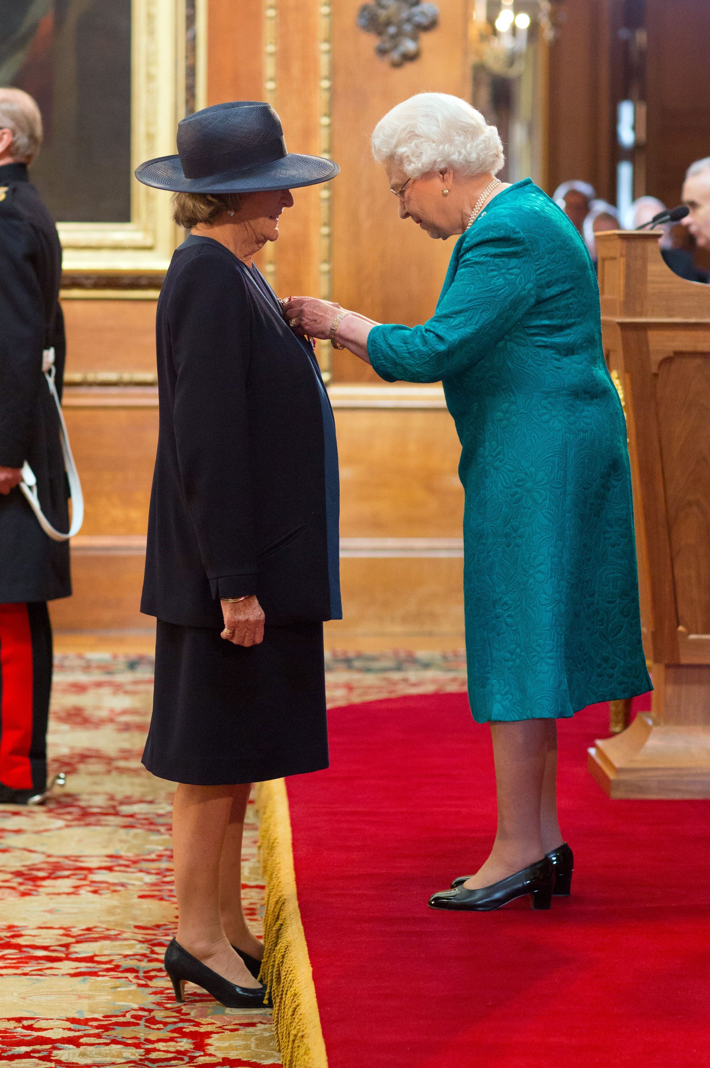 See Maggie Smith get honour from The Queen