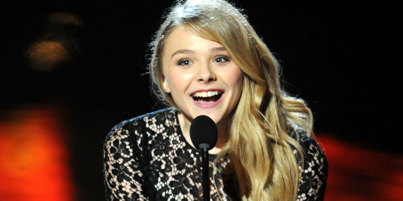 Chloe Grace Moretz will enter the witches coven in a remake of classic ...